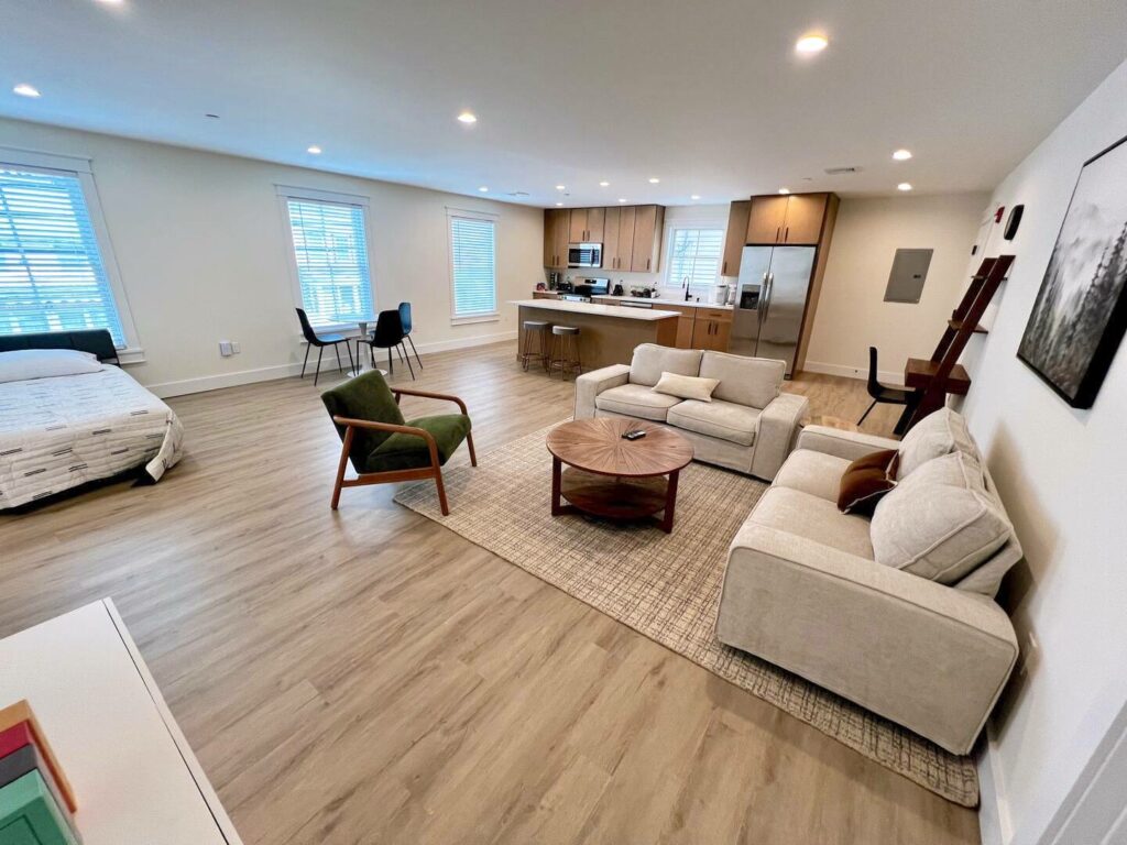 Sunrise Apartment – 4 Guests – WitnessTrips.com